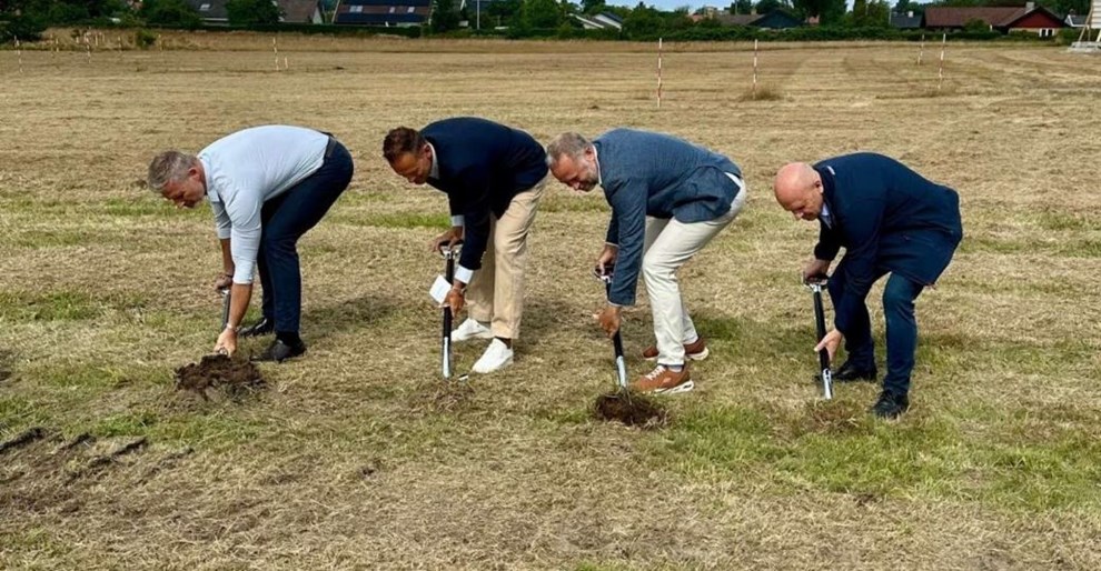 Fire spadestik taget til nyt boligområde i Rønne